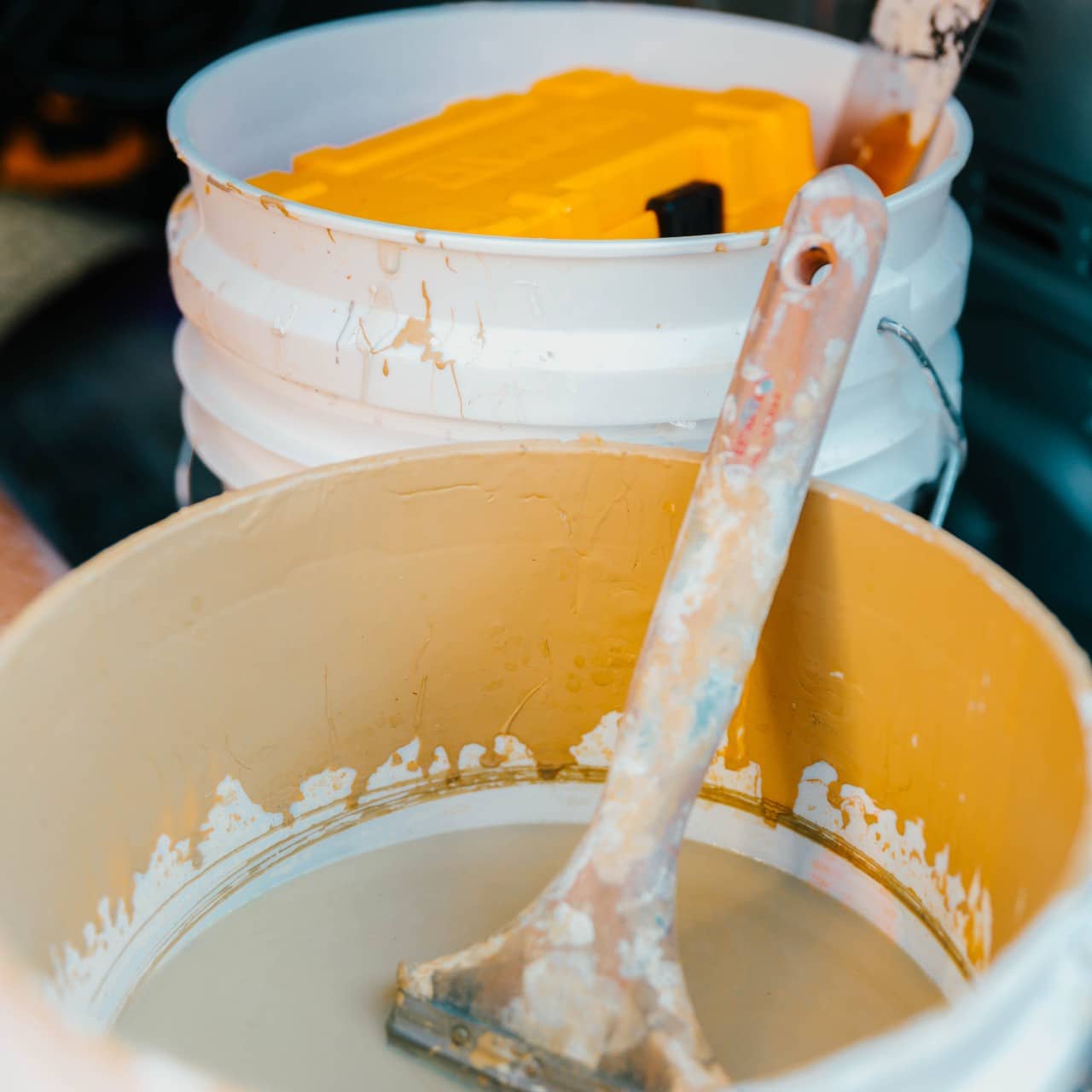 Kind of Paints Professional Commercial Painters Use